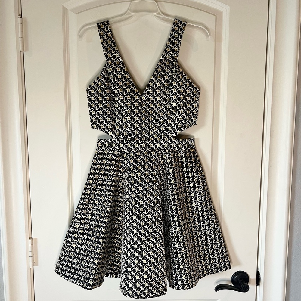 Gianni Bini Gb Black And Gold Cut Out Tapestry Dress - Gem